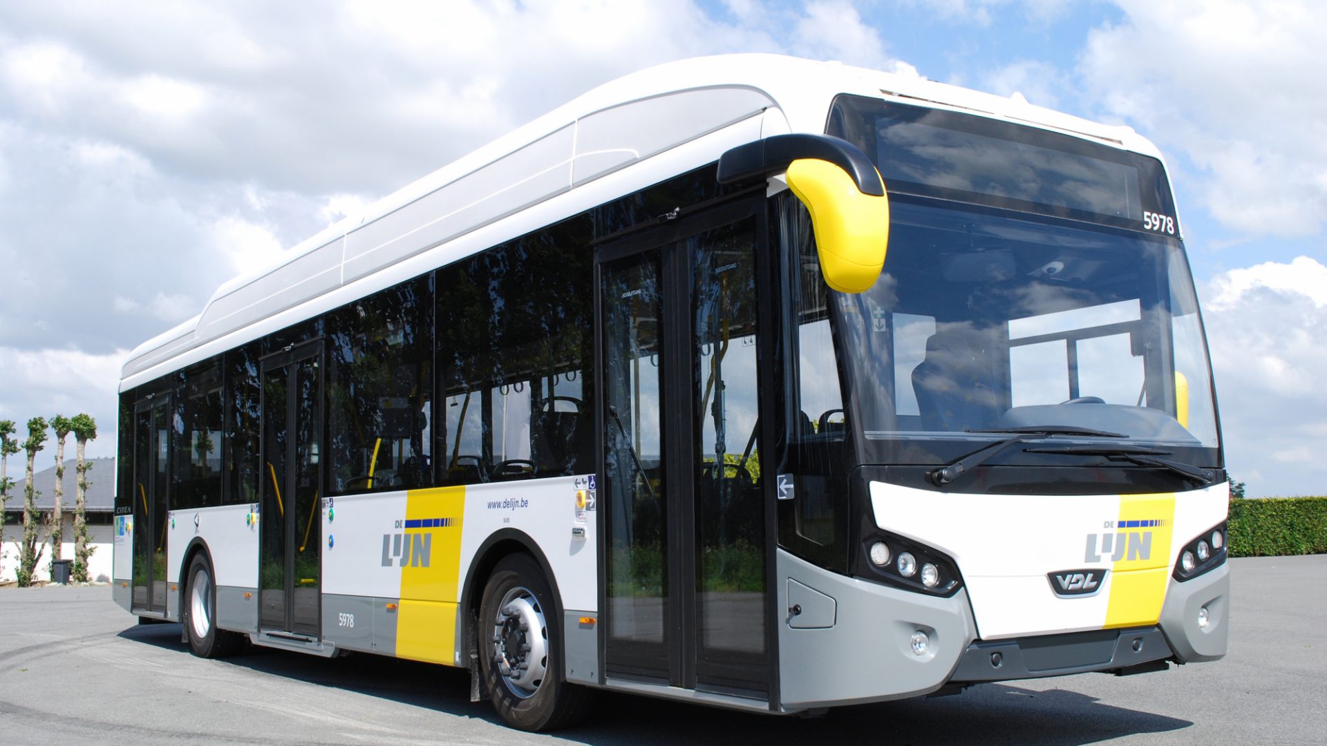 De Lijn bets on hybrid buses. 84 vehicles out of a 146 units order for ...