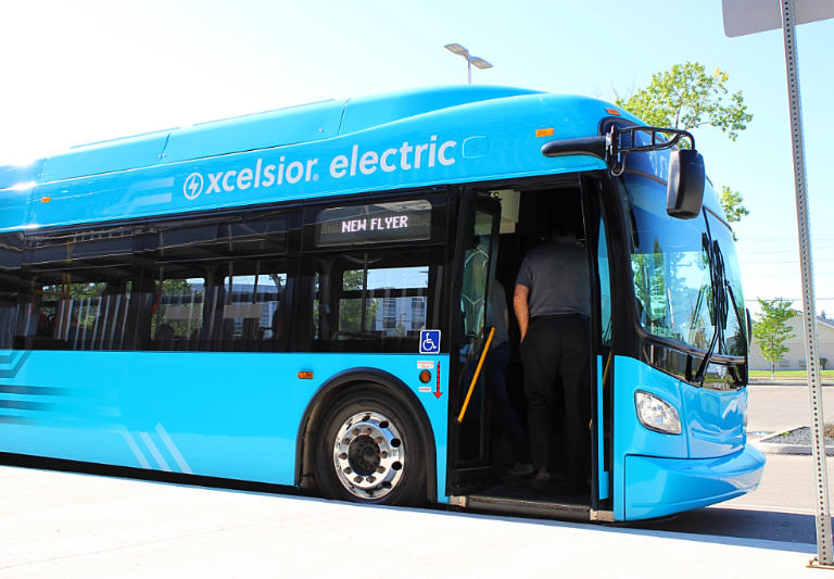 Canada's largest battery electric bus contract goes to New Flyer ...