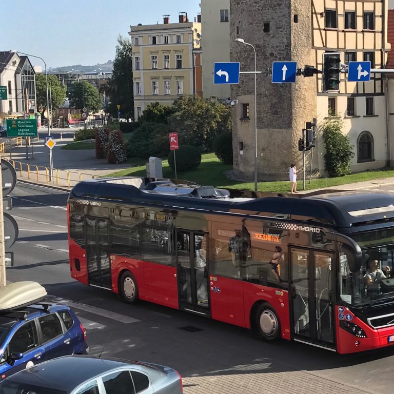 Volvo Buses and hybridization in Poland: seven 7900 Electric Hybrid to ...