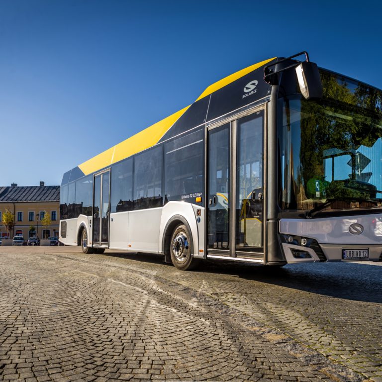 Solaris unveils the mild hybrid low entry. Curb weight under 9 tonnes ...