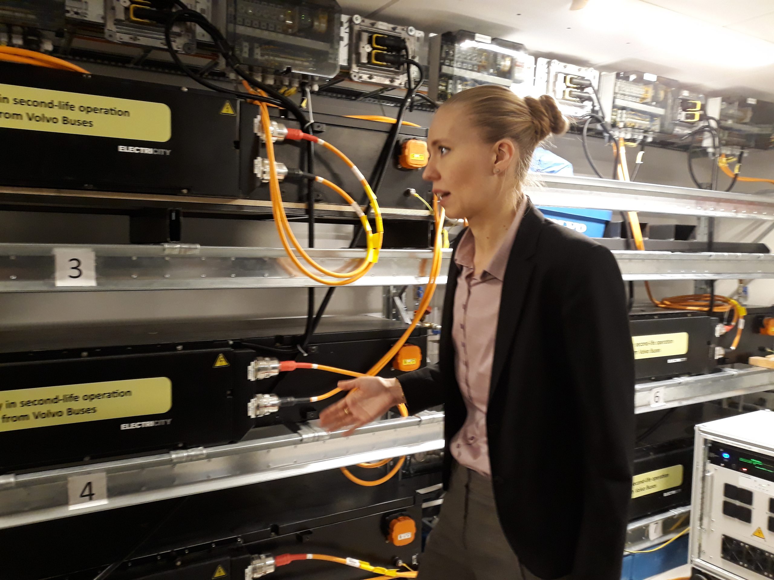 Volvo electric bus batteries used to store solar energy in apartment ...