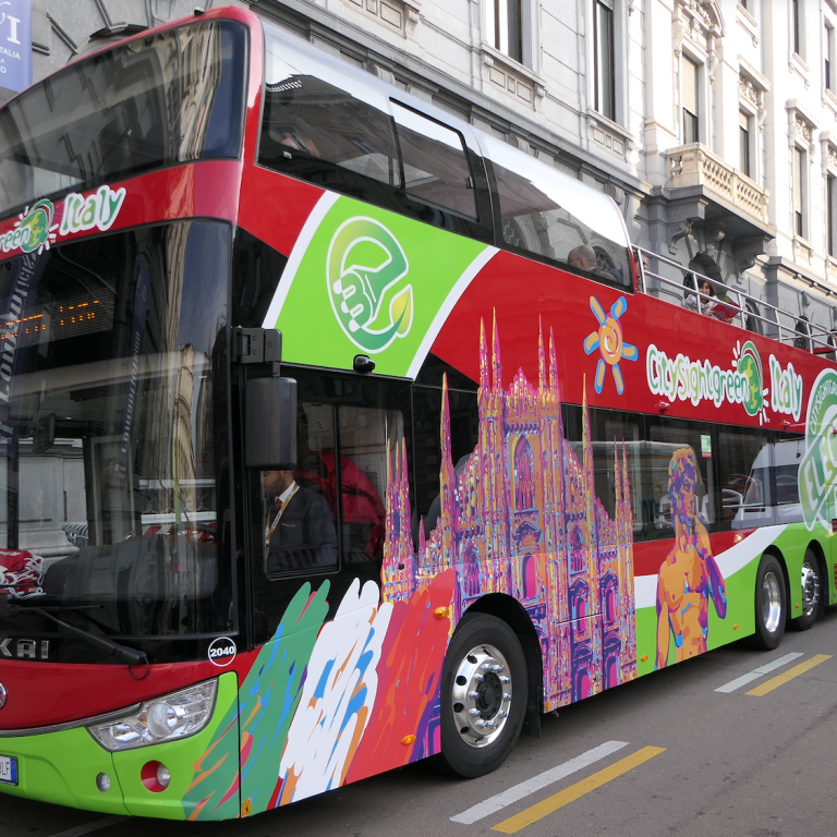 City Sightseeing Italy presented its first electric bus. Target: the ...