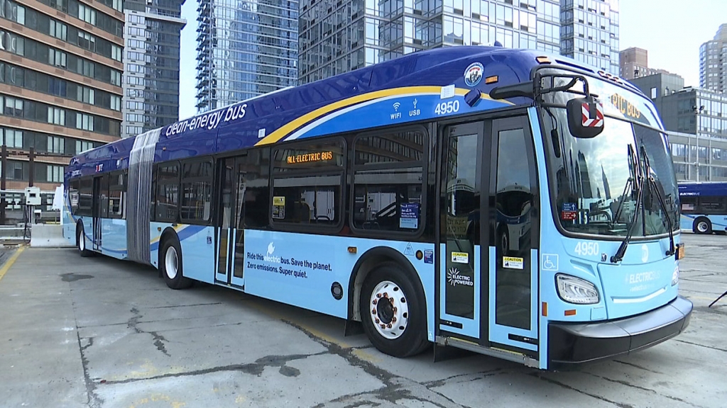 Electric Buses In New York The First Articulated Hits The Road
