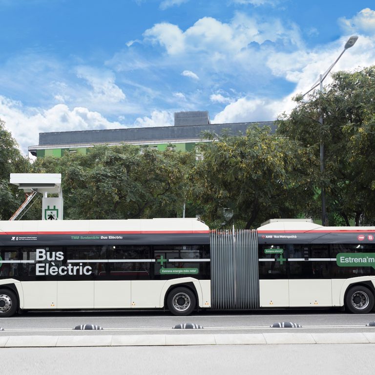 Barcelona, mirrorless technology and pantograph charging for the new Urbino 18 electric ...