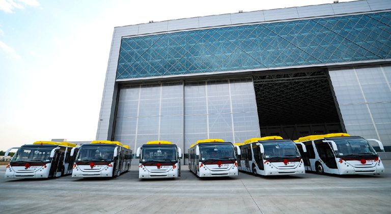 Electric airfield buses for China Eastern Airlines, by Yutong ...