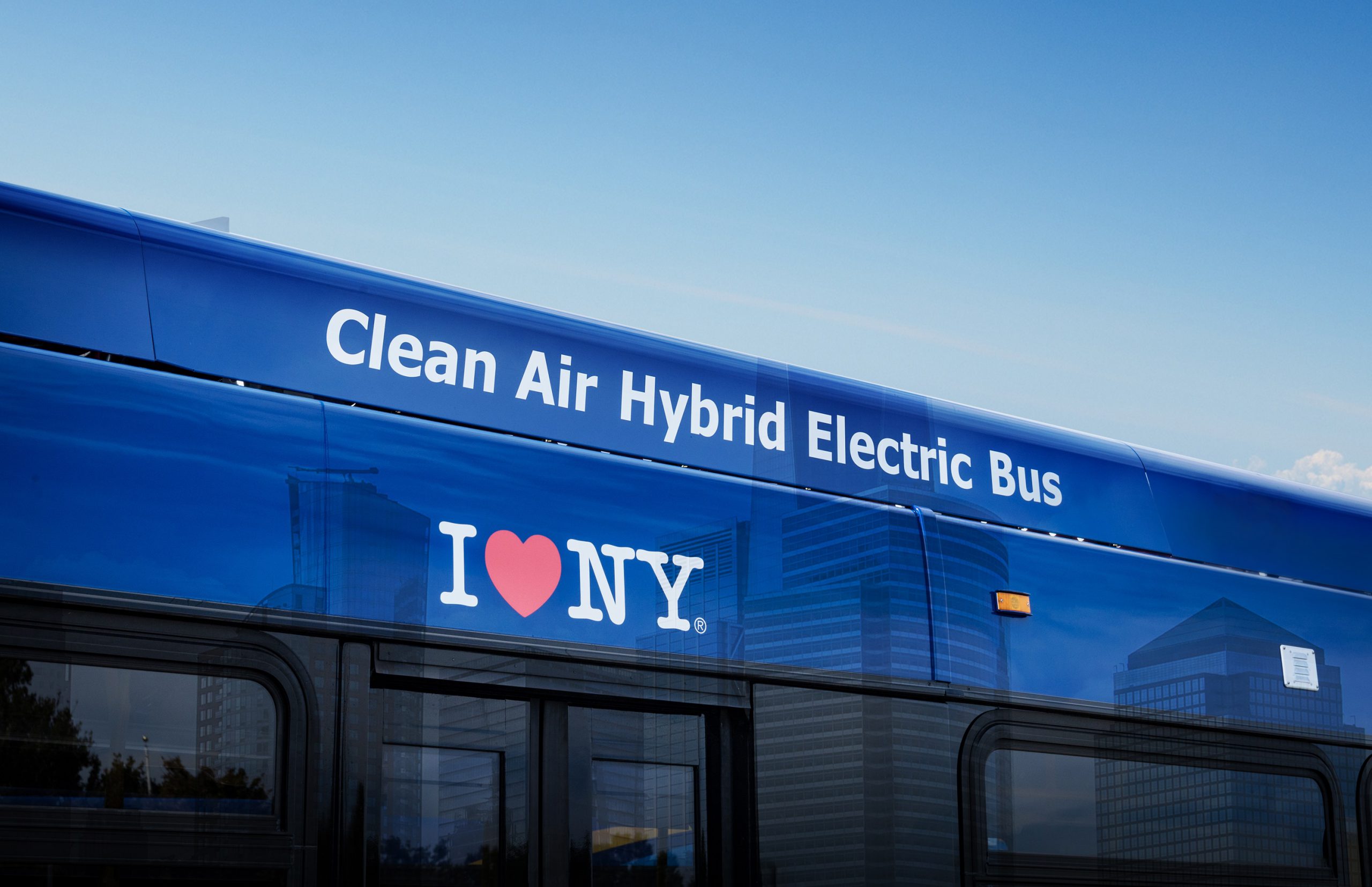 Hybrid buses in New York, BAE Systems selected. It'll provide 435 ...