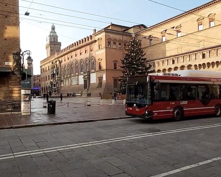 TPER Bologna rolls out the first Iveco electric 9.5-meter midibus in Europe