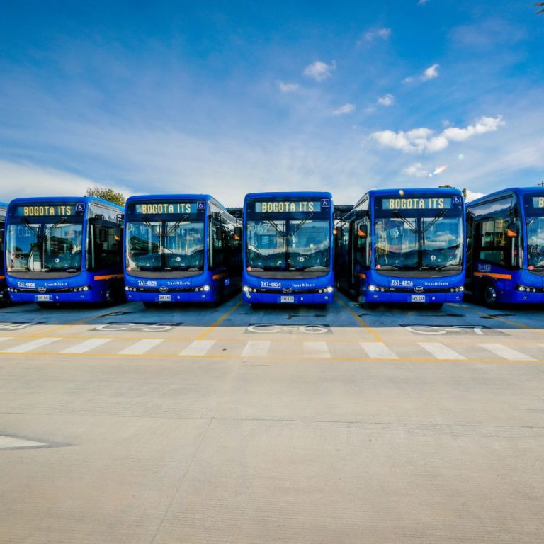 Transdev got a €874 million electric bus contract for Transmilenio in ...