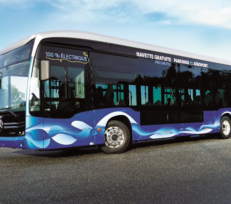 Three electric shuttles for Nice Airport: Transdev rolls out a batch of ...