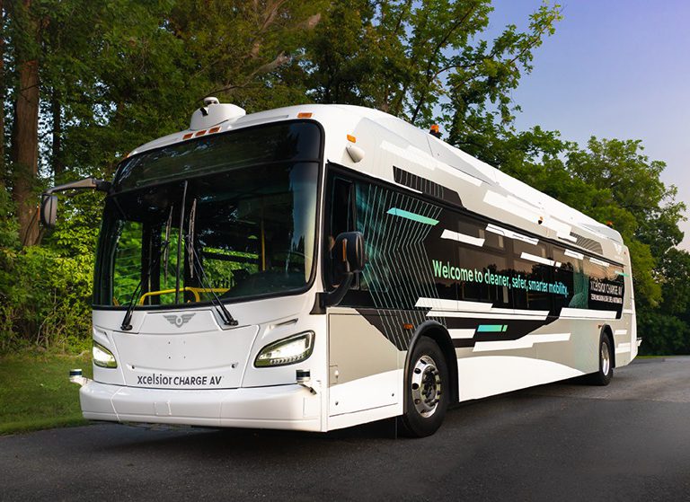 New Flyer unveils its automated bus. A cooperation with Robotic Research