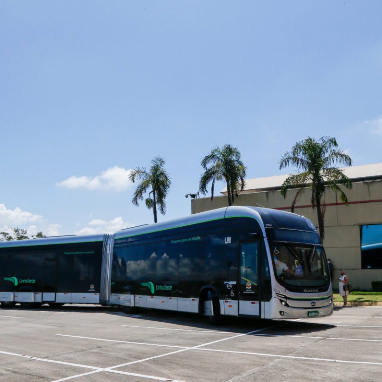 BYD unveils first Brasil's locally built electric articulated bus with ...