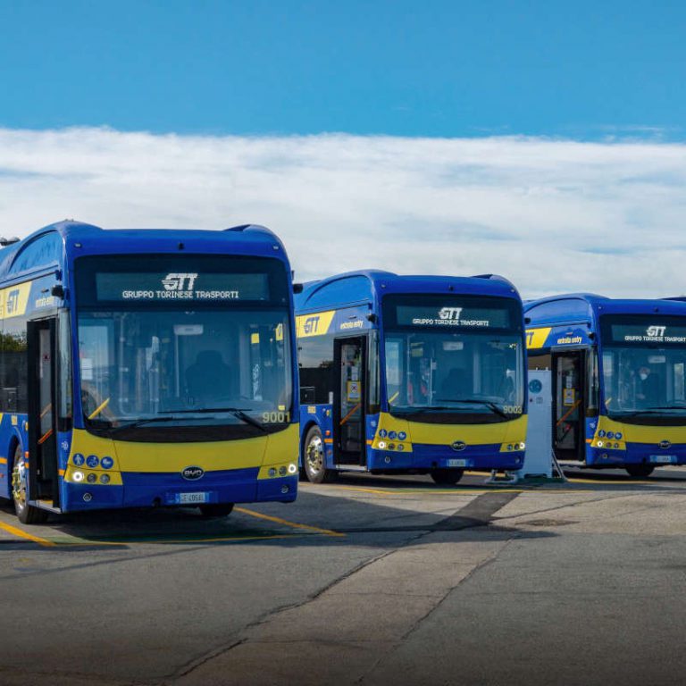 XCharge powers BYD e-bus fleets: selected as charging provider in Turin ...