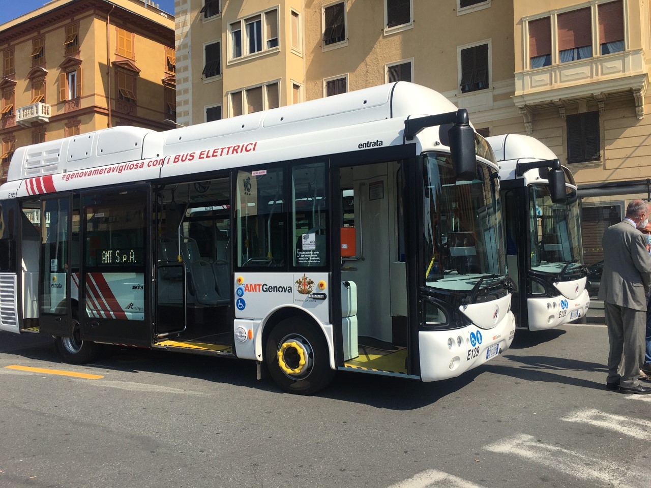 Genoa targets a full electric public transport fleet by 2025. New e-bus ...