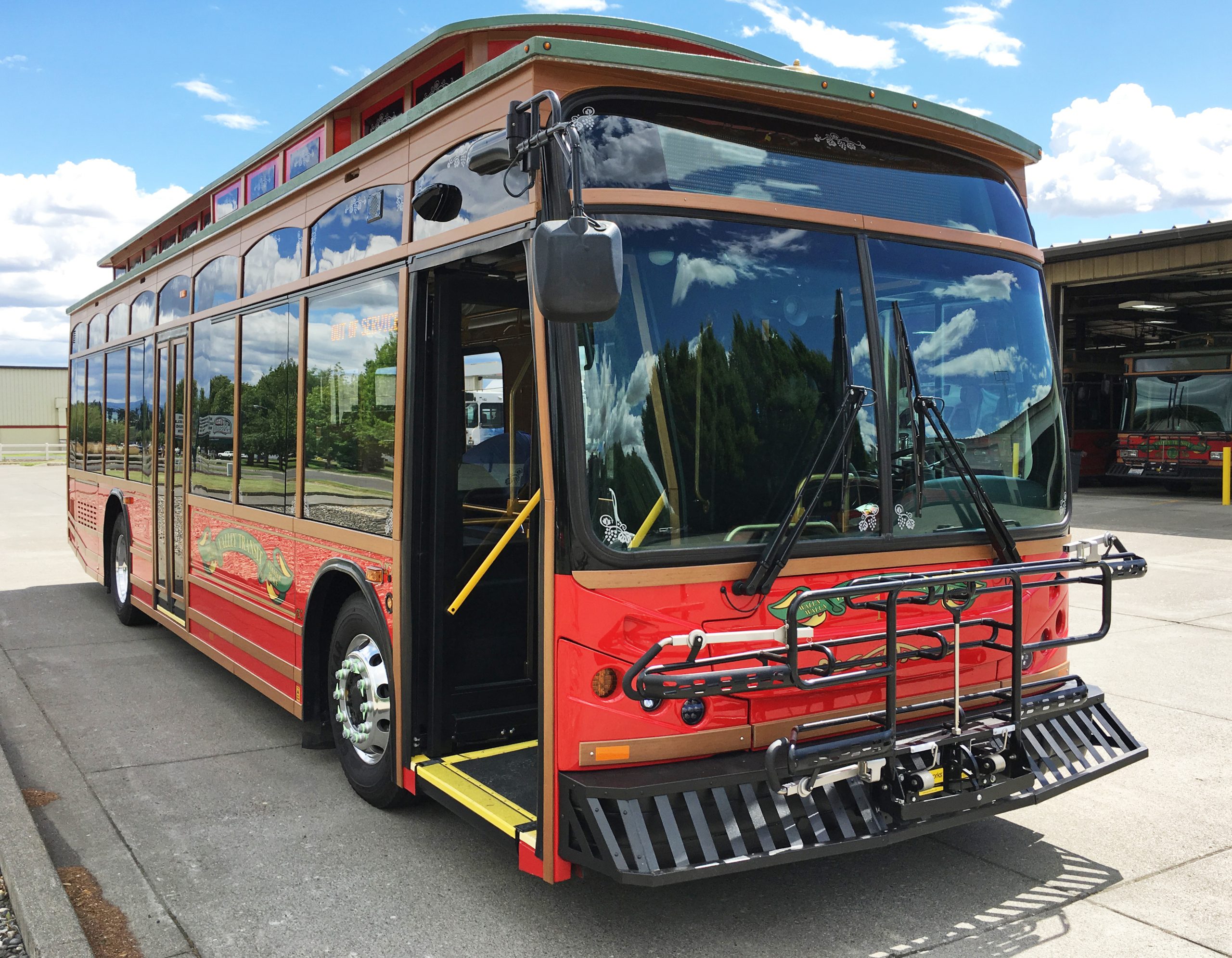 BYD, the first zero-emission trolleybuses for Walla Walla's Valley ...