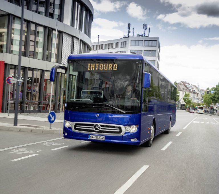 New Mercedes Intouro, up the curtain (with ABA 5). A mild hybrid ...