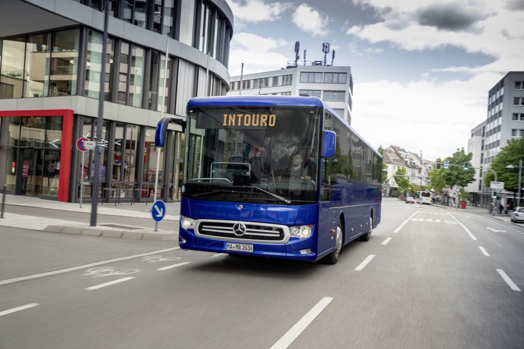 New Mercedes Intouro, up the curtain (with ABA 5). A mild hybrid ...