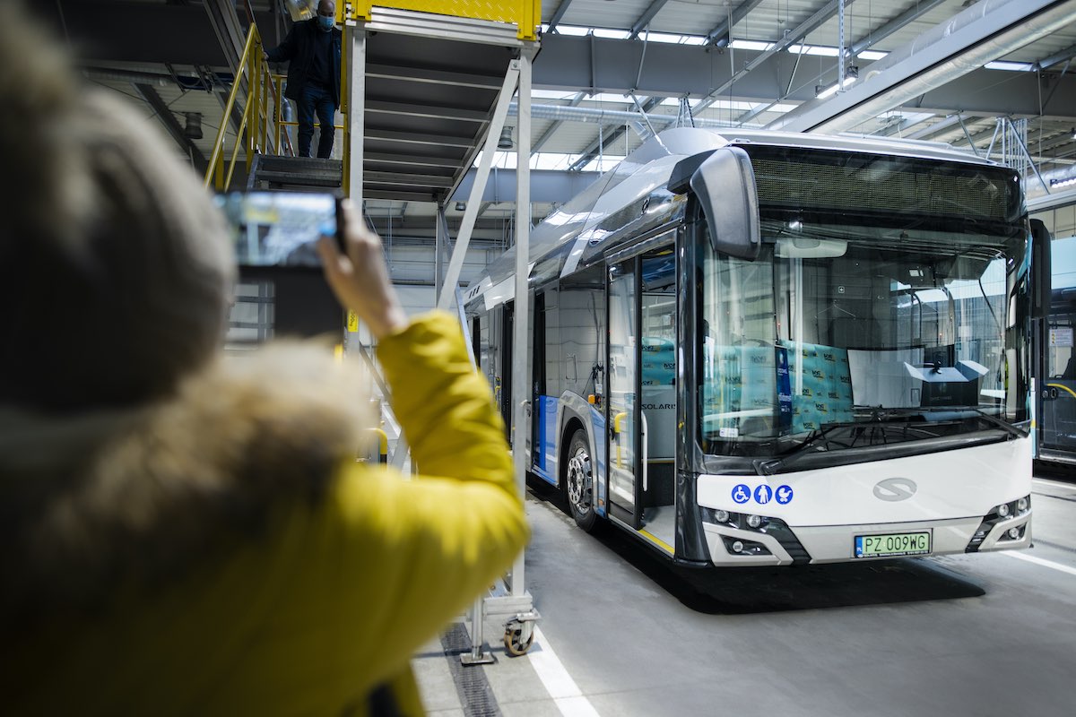 Solaris to launch the articulated fuel cell bus by 2022 (and gets a 5 ...