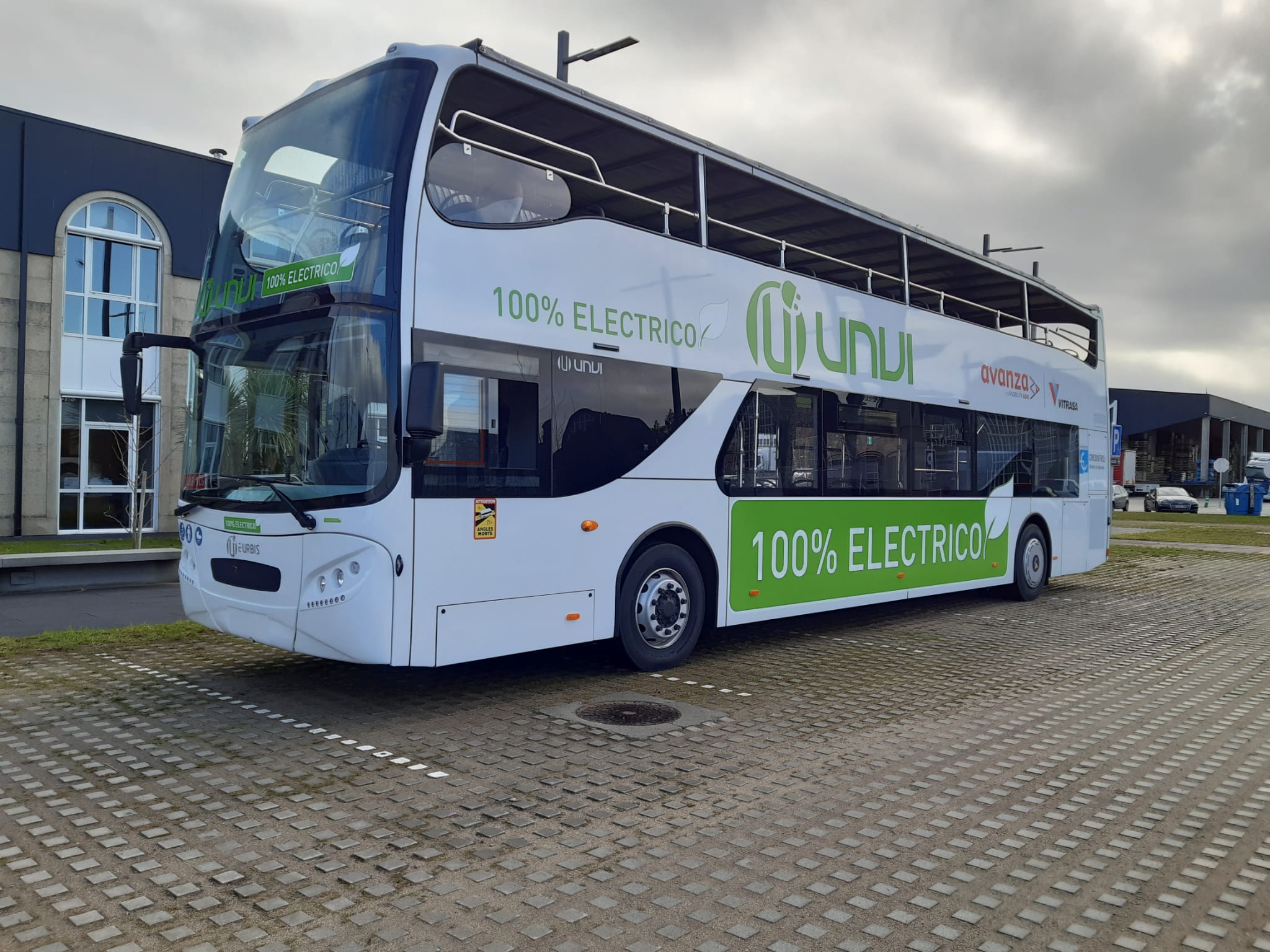 UNVI double-decker open top e-bus presented in Vigo - Sustainable Bus