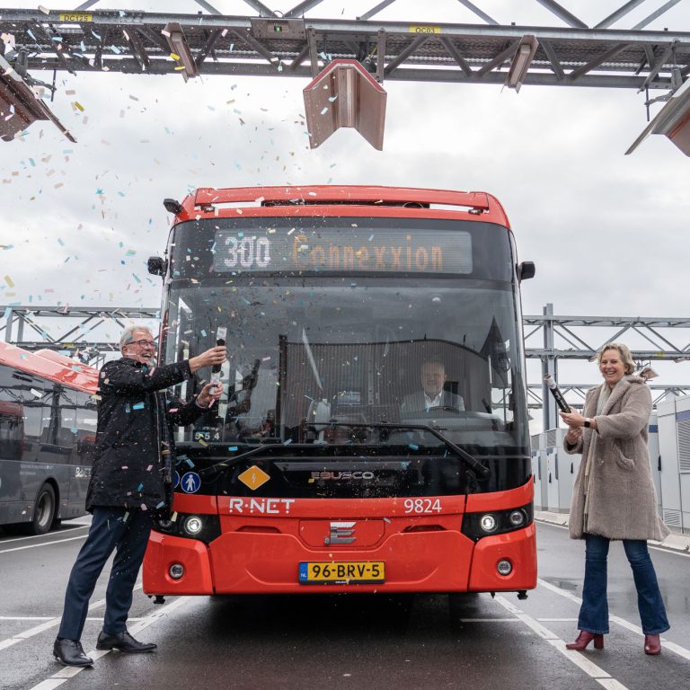 111 e-buses launched in Amsterdam - Schiphol: 85 per cent of the ...
