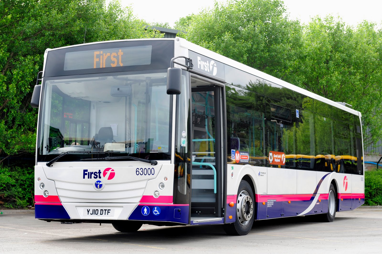 UK A Single QR Code To Travel Via Bus And Rail On First Bus And Great