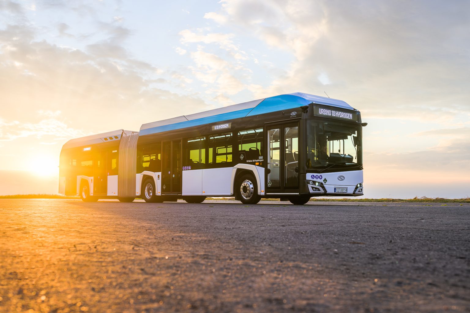 Solaris Urbino 18 hydrogen launched. Up to 140 passengers and 350 km range for the articulated bus