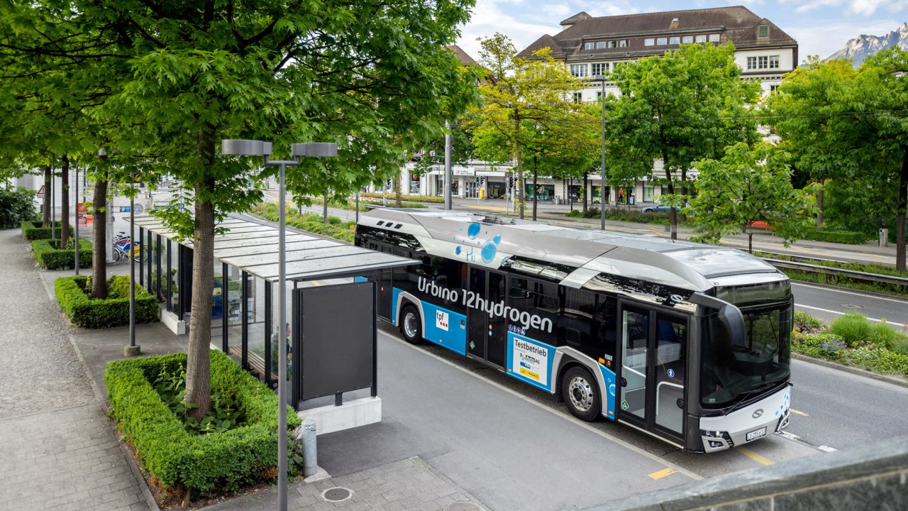 Hamburg to roll out 5 hydrogen buses by Solaris - Sustainable Bus