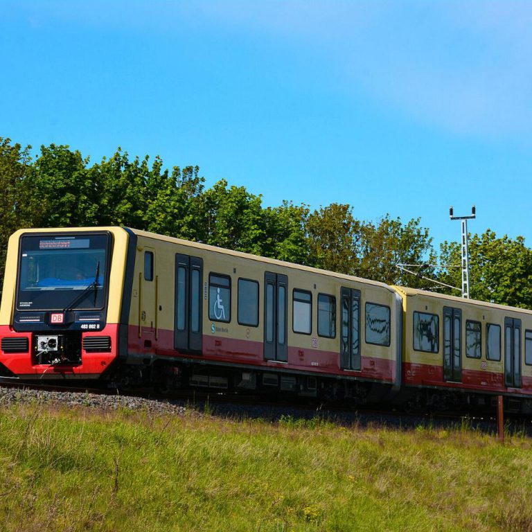 New S-Bahn trains are landing in Berlin. Siemens - Stadler to deliver ...