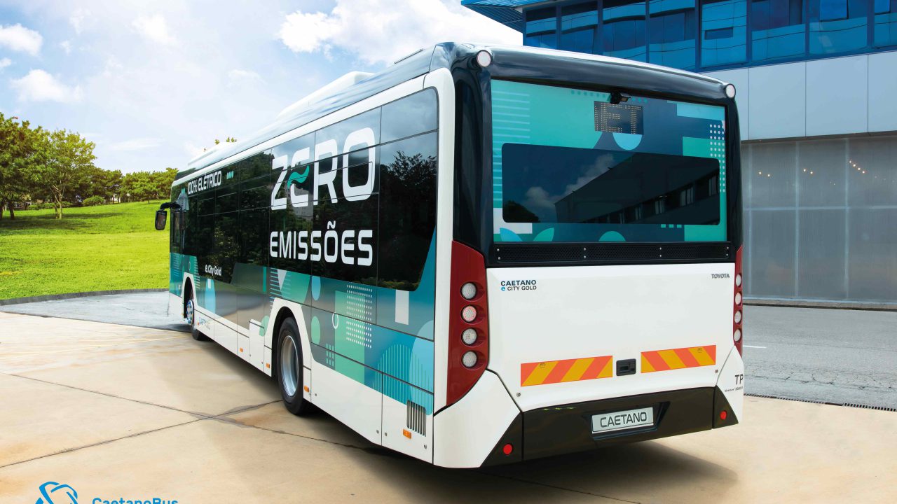 10 Caetano e-buses (plus Siemens chargers) will join Transdev fleet in ...