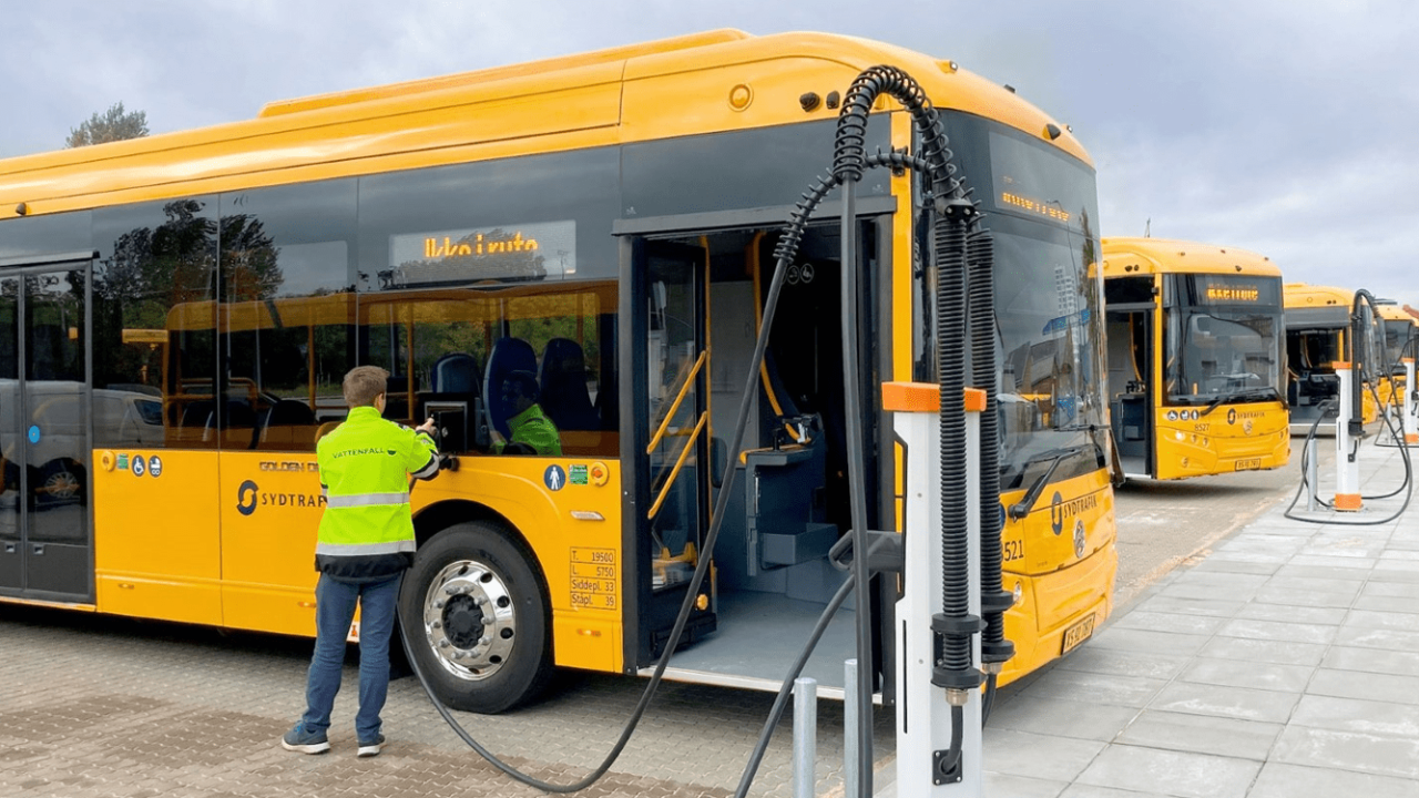 Vattenfall delivered 32 chargers within its first 'Power-as-a-Service ...