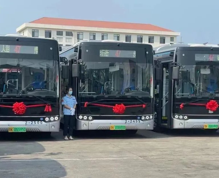 138K electric buses sold in China in 2022. Small-sized buses grew 183%