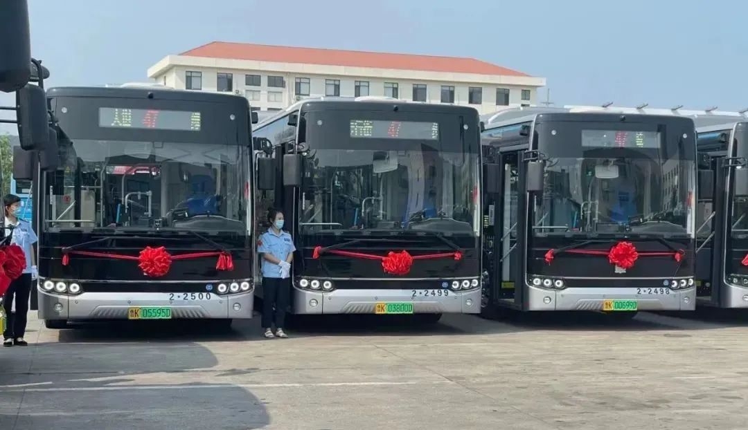 138K electric buses sold in China in 2022. Small-sized buses grew 183%