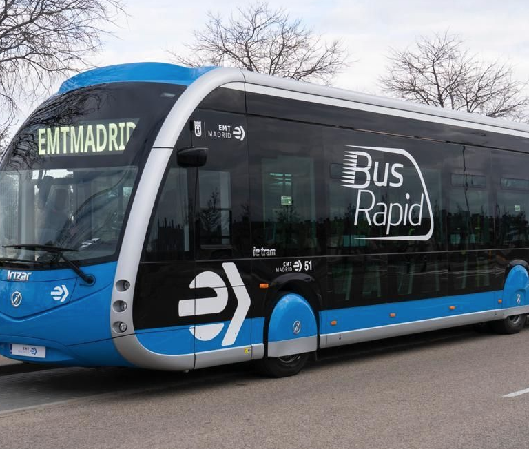 EMT Madrid launches a BRT. 10 Irizar ie tram on a line with traffic light priority
