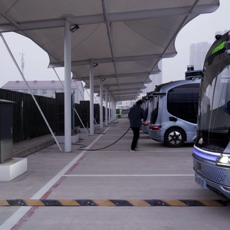 WiTricity tests wireless chargers with Yutong