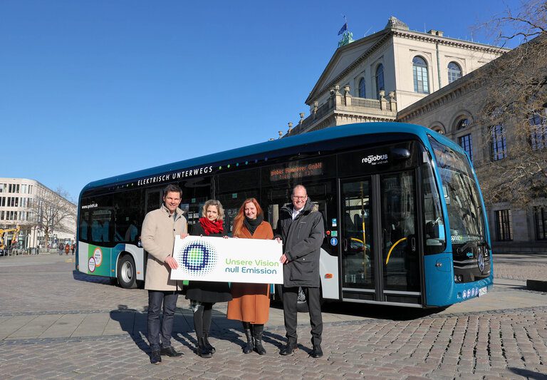 15 e-buses for Regiobus in Hanover. They're eCitaro - Sustainable Bus