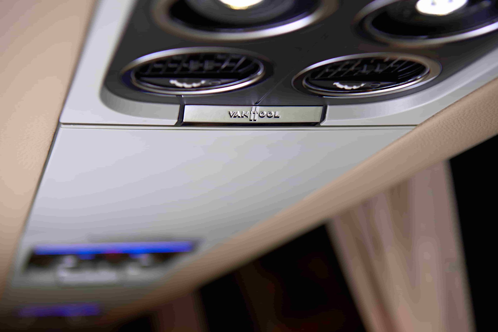 Alicron, Acron and Astron, all about Van Hool's new T Series