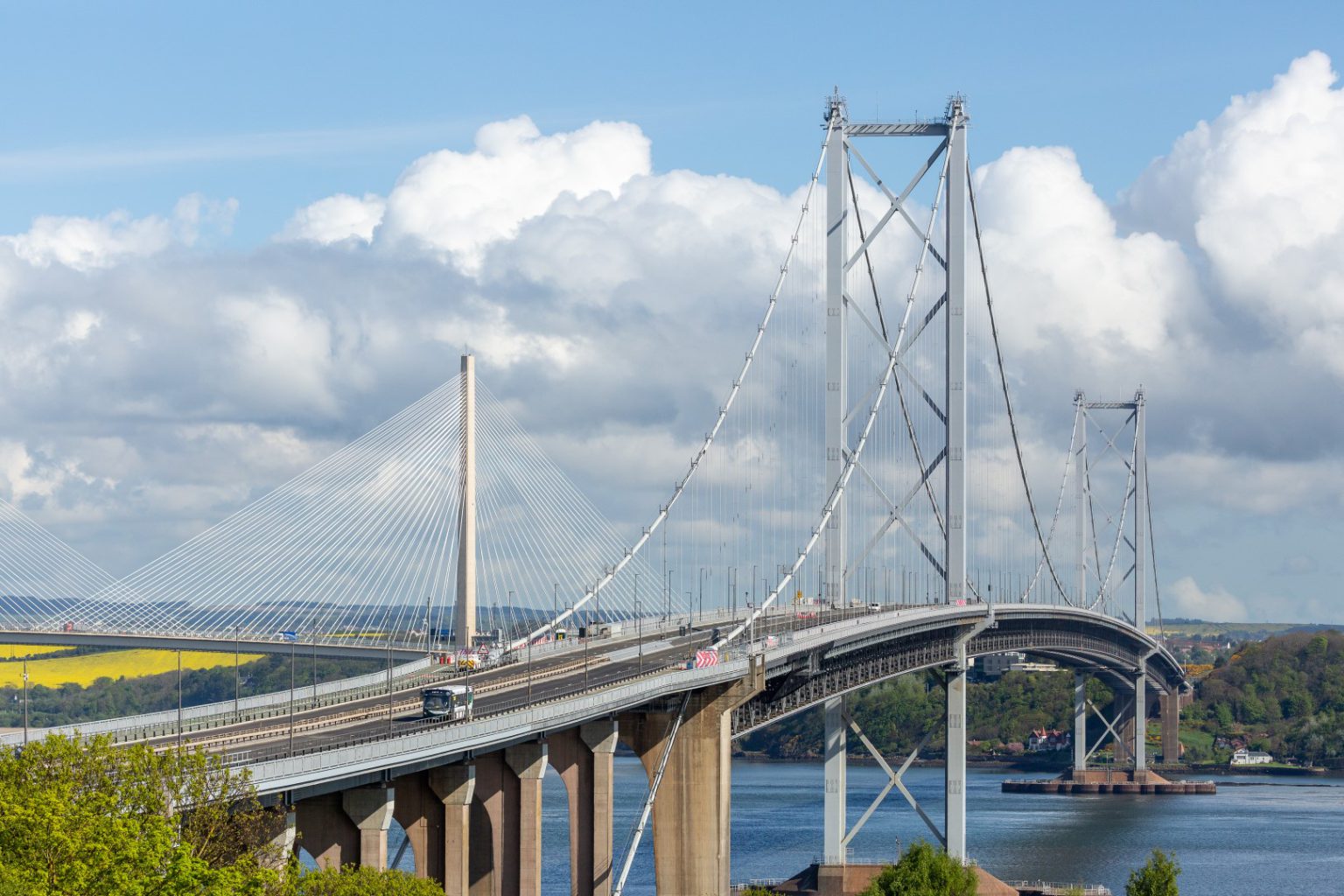 CAVForth autonomous bus service launched in Scotland with Alexander ...