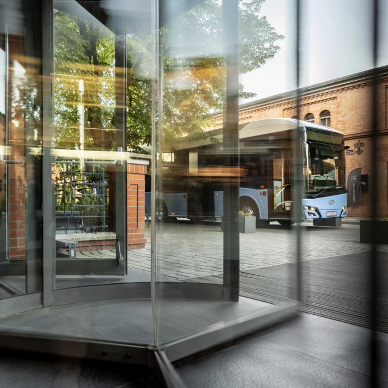 16 Solaris Urbino 9 LE electric buses headed to Lustenau, Western Austria