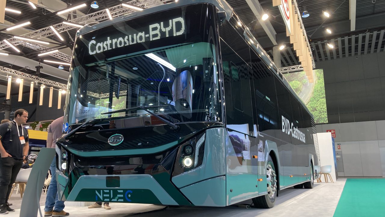 BYD eBus B19 and the joint-developed e-bus with Castrosua presented at UITP Summit