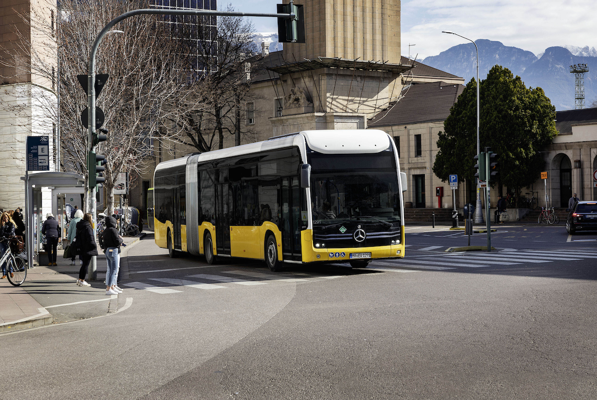 Daimler Buses led sales growth of Daimler Truck in Q2 2023: +22%
