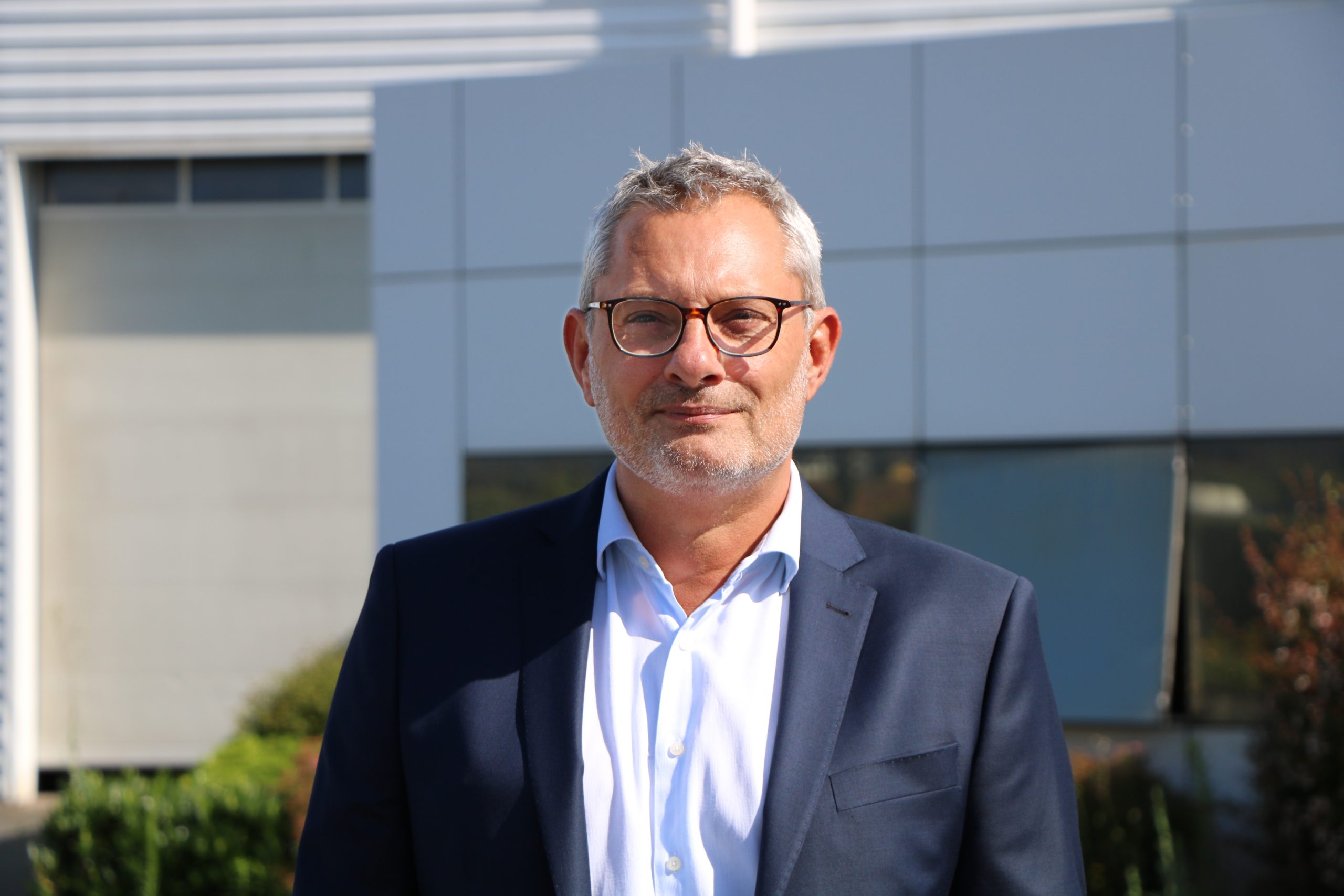 Safra will unveil the HYCITY fuel cell bus at Busworld. Our interview ...