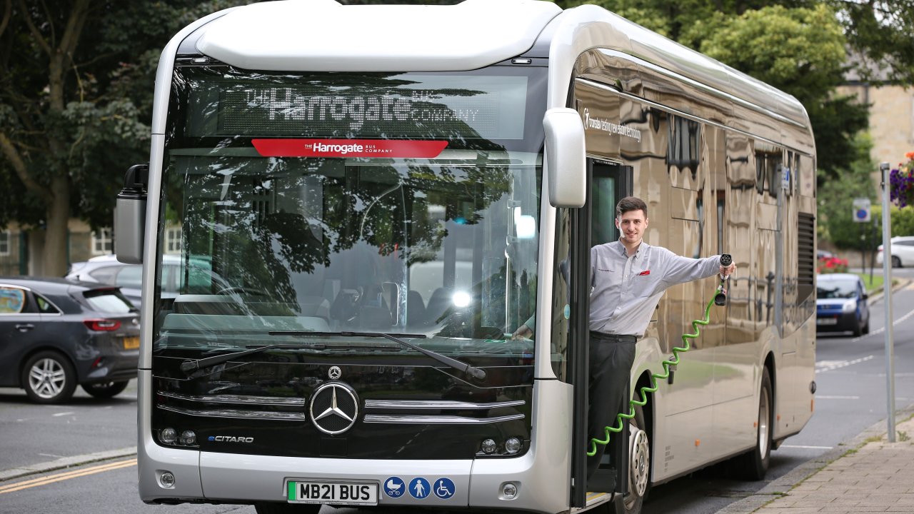 UK, Harrogate Bus Company is set to deploy 19 Mercedes eCitaro (and 19 ...