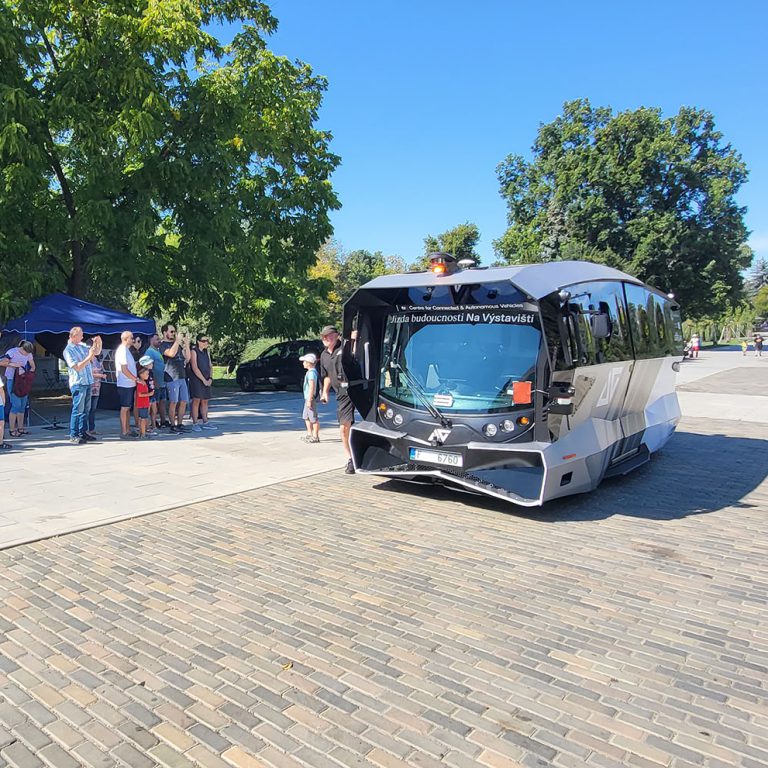 Aurrigo driverless shuttle takes part to EU-Funded Living Lab for ...
