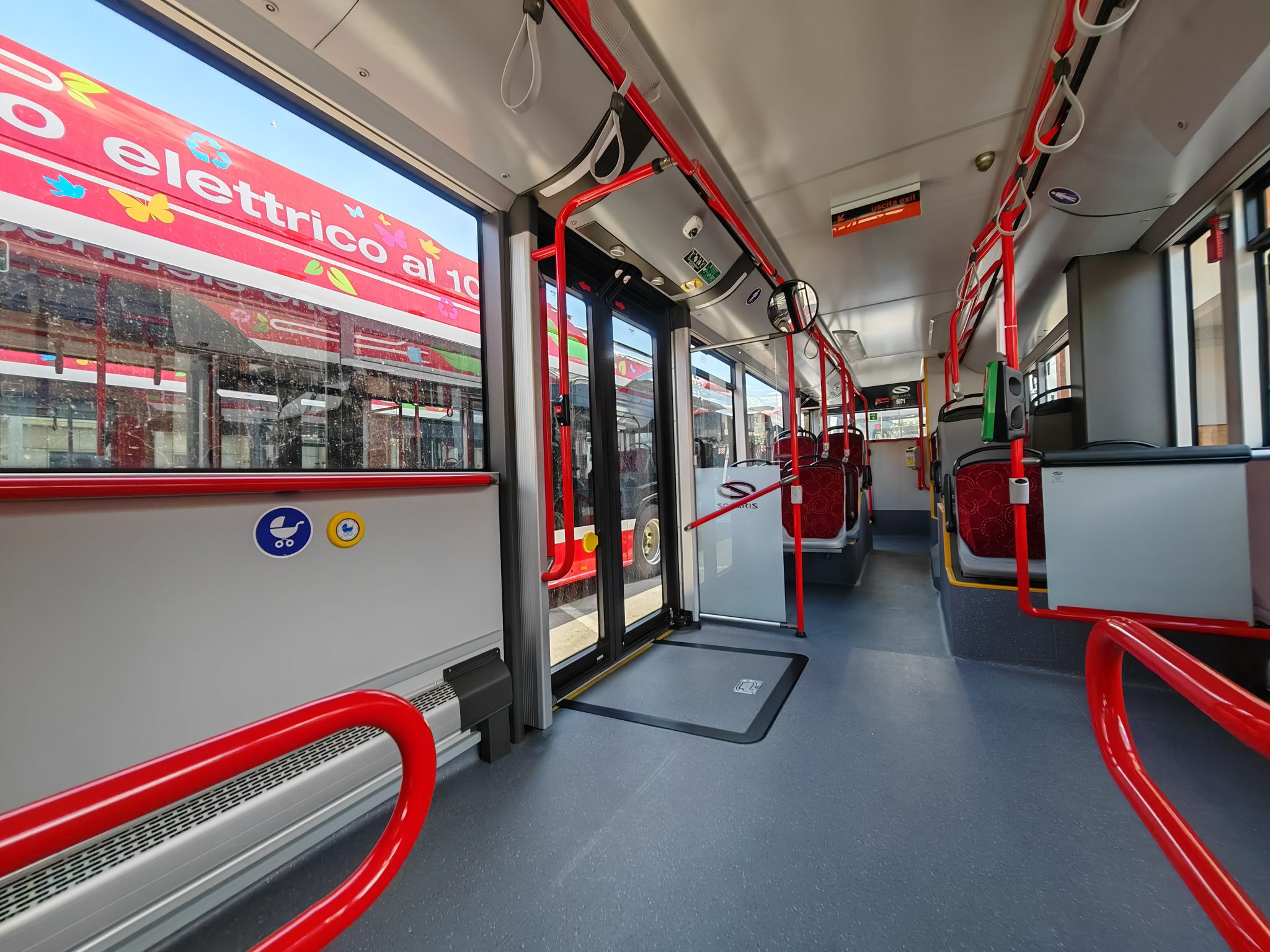 With the 8 new Trollino presented today, Parma (Italy) has completely ...