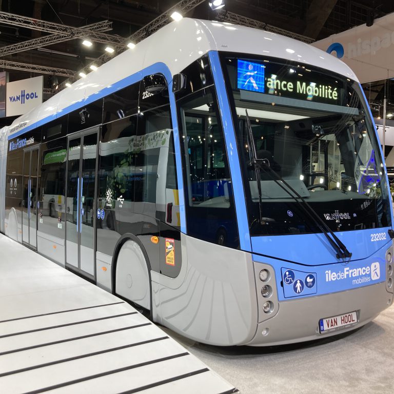 Curtain up on Van Hool 24-meter trambus for Paris. It's powered via ground-based Alstom charging ...