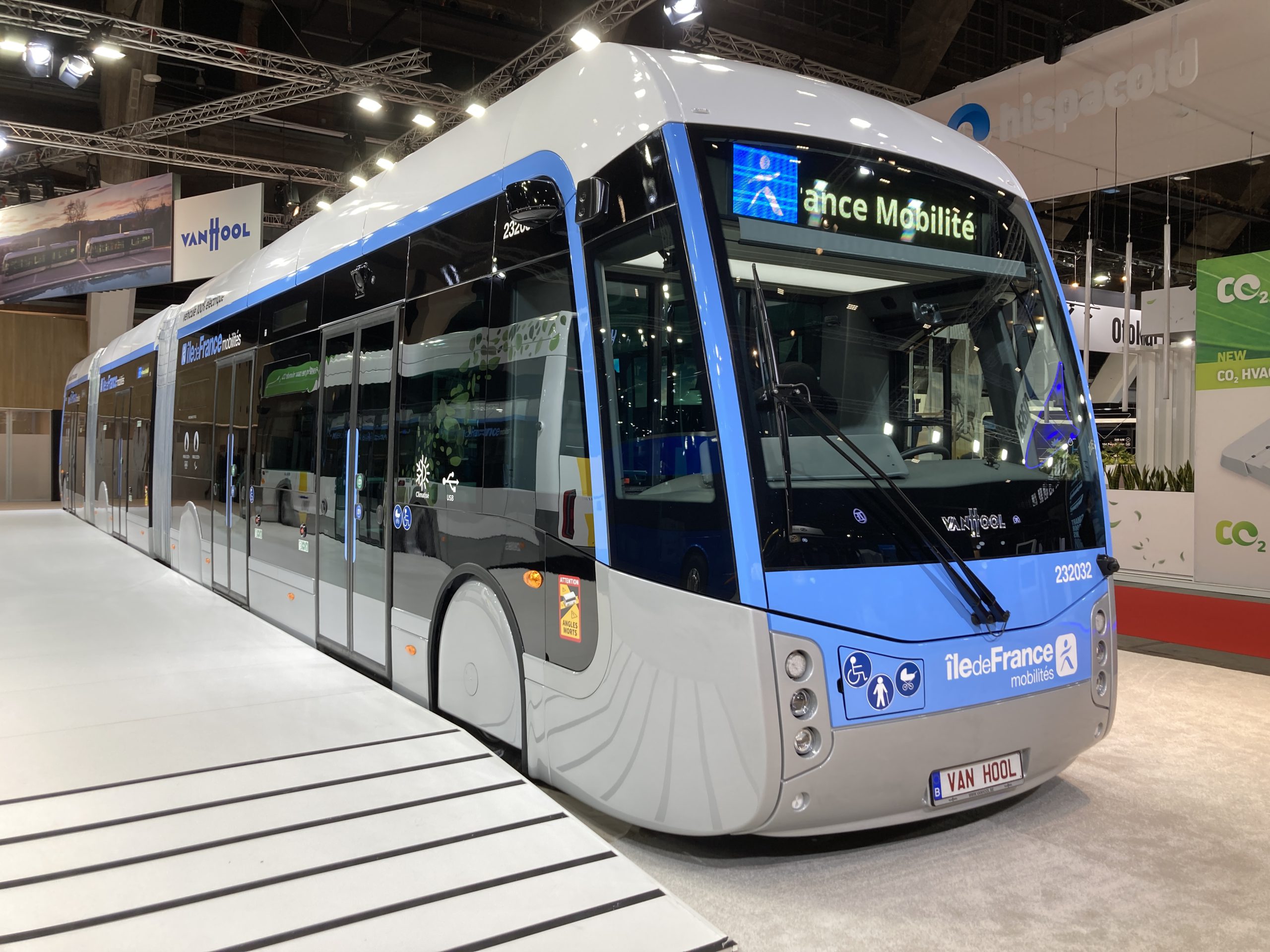 Curtain up on Van Hool 24-meter trambus for Paris. It's powered via ...