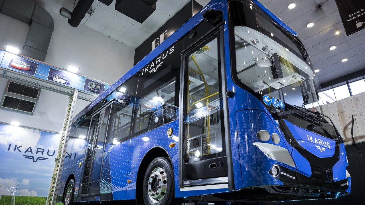 Ikarus launches new midibus prototype and presents plans for electric ...