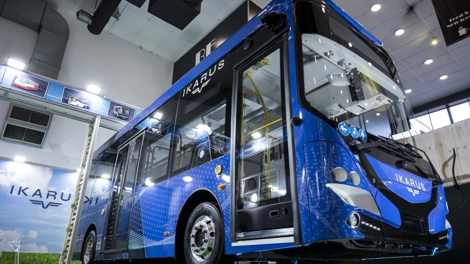 Ikarus launches new midibus prototype and presents plans for electric 18-meter e-bus at Busworld