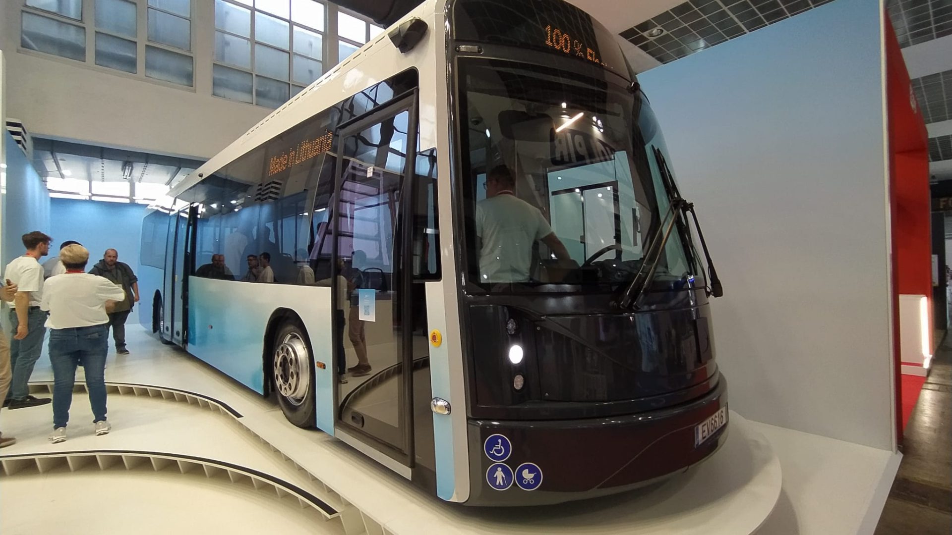 Dancer Bus: two e-bus models from Lithuania premiered at Busworld (with ...