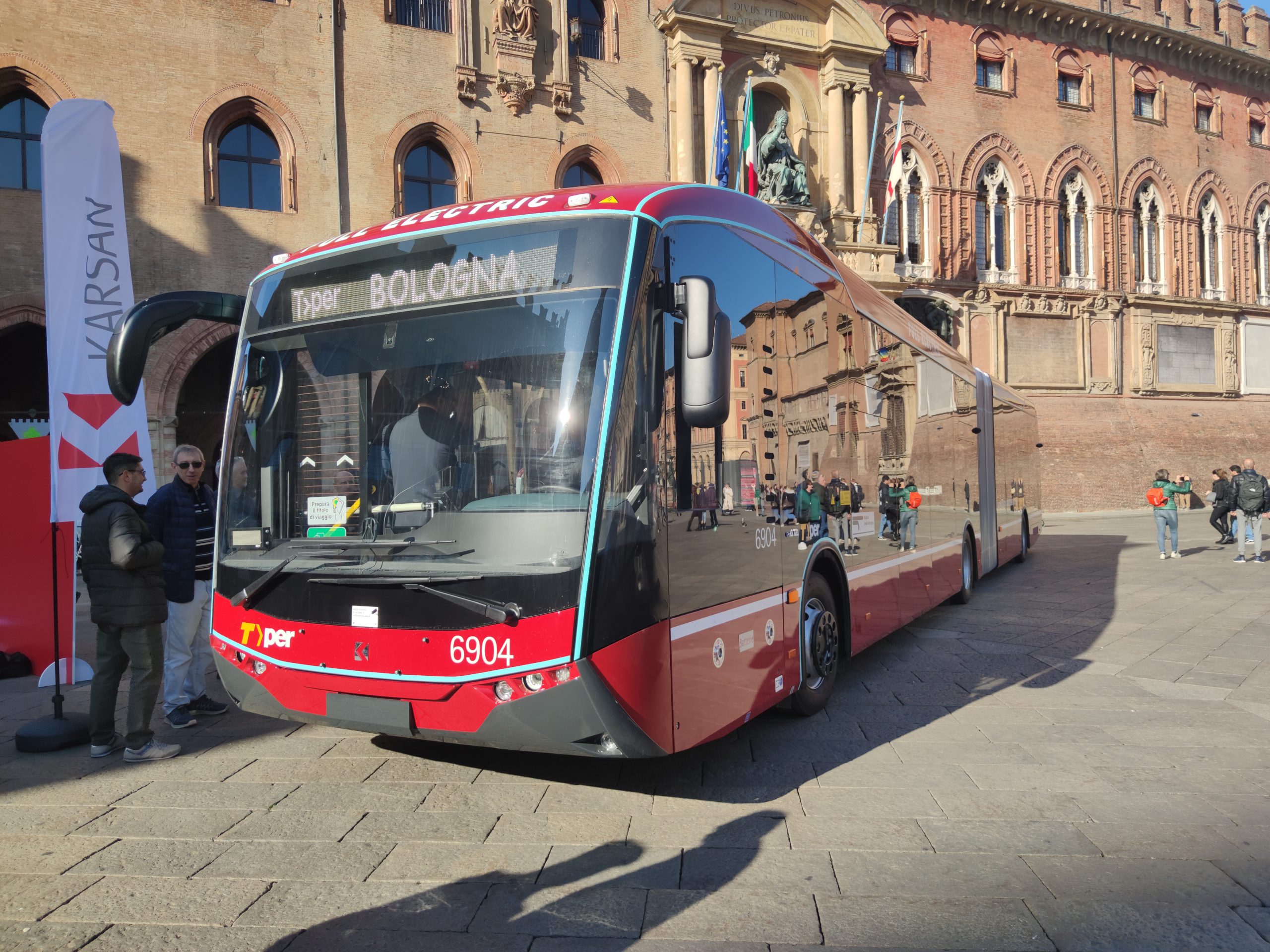 First Karsan e-ATA 18 delivered in Italy: Bologna receives the first ...