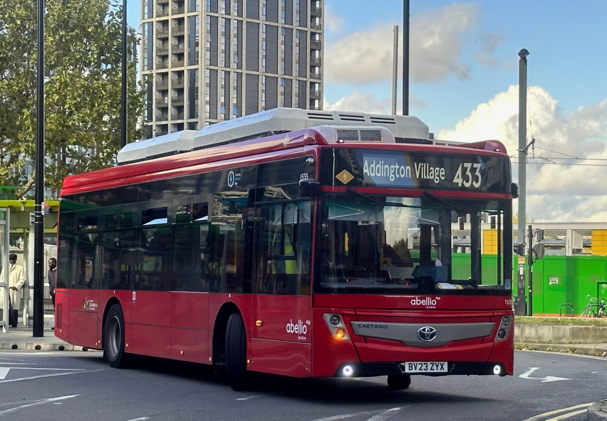 Abellio launches a new fleet of CaetanoBus e-buses in London on line 433